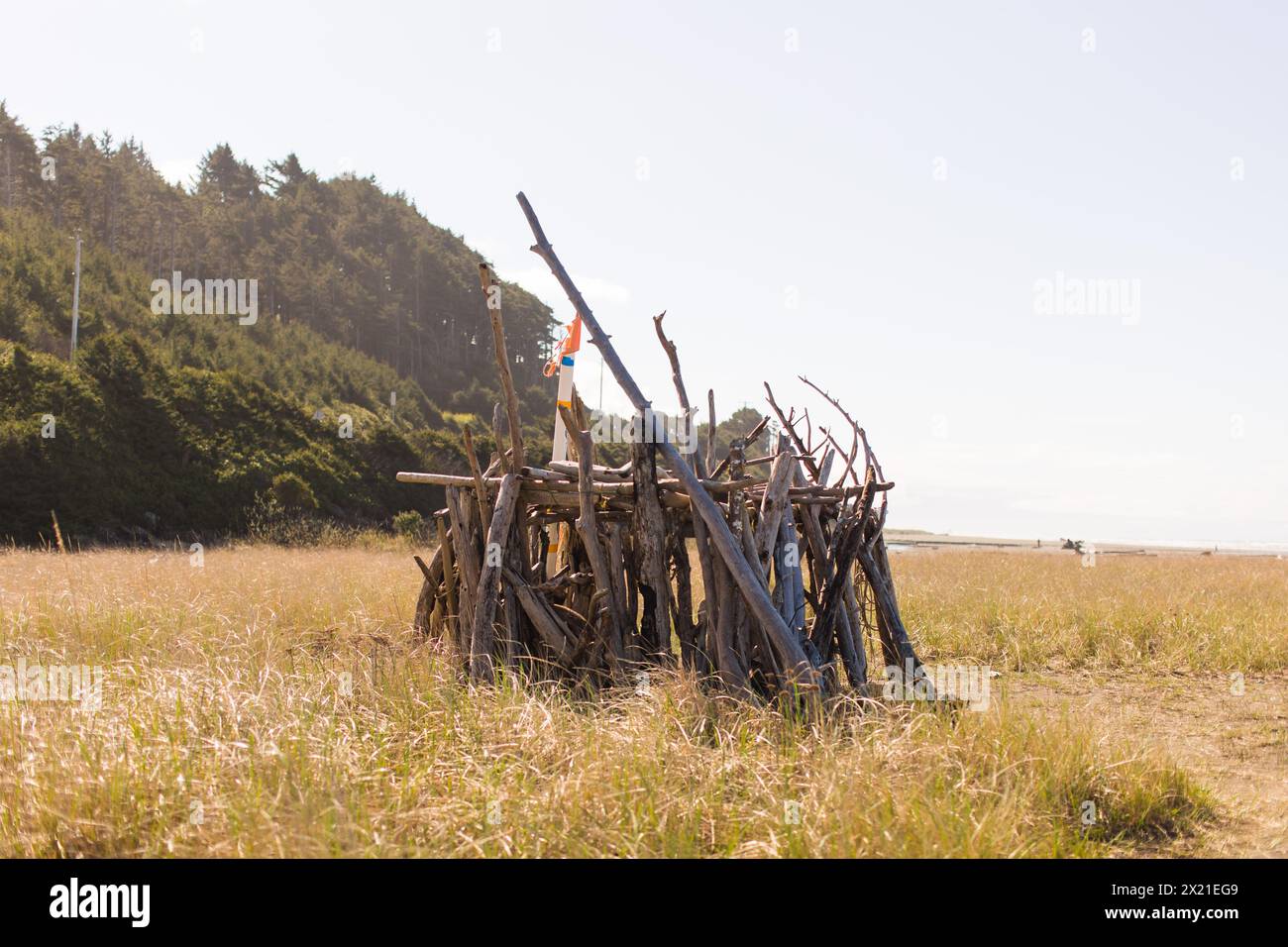Driftwood beach hut hi-res stock photography and images - Alamy