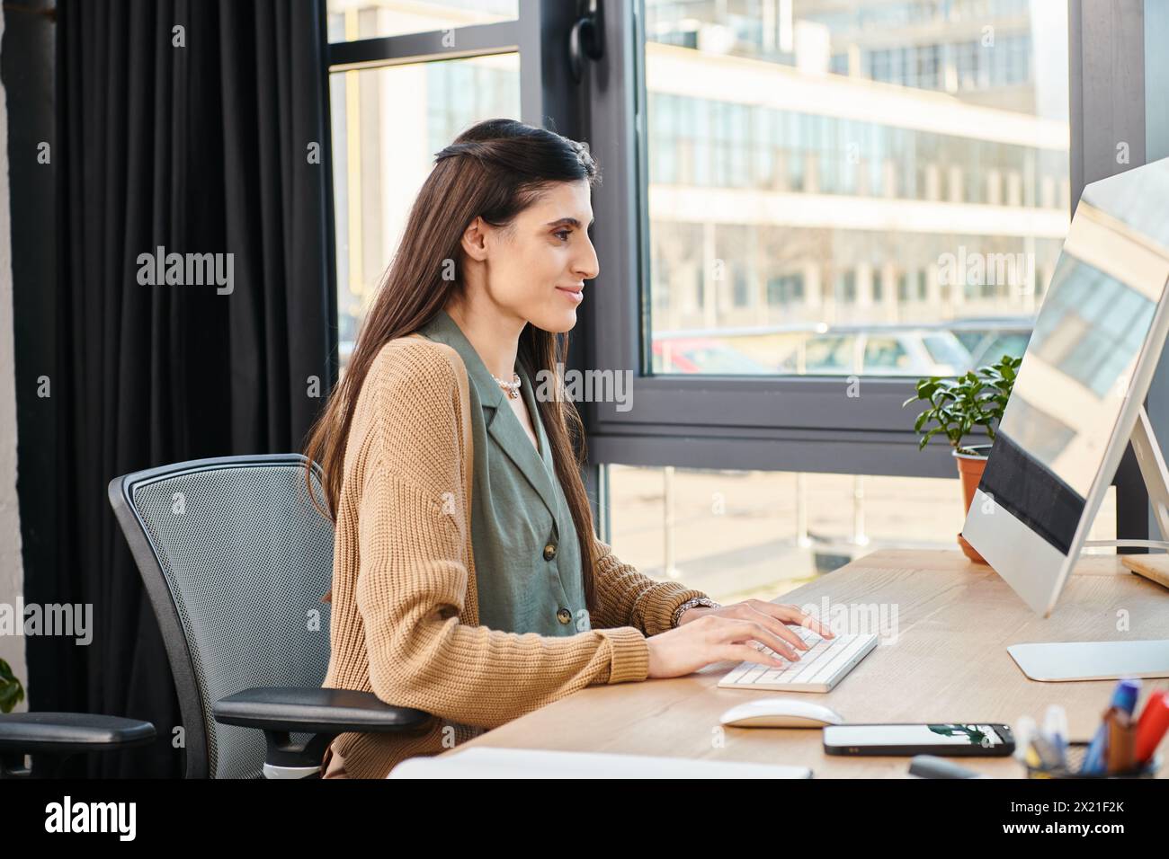 Lively work desk hi-res stock photography and images - Alamy