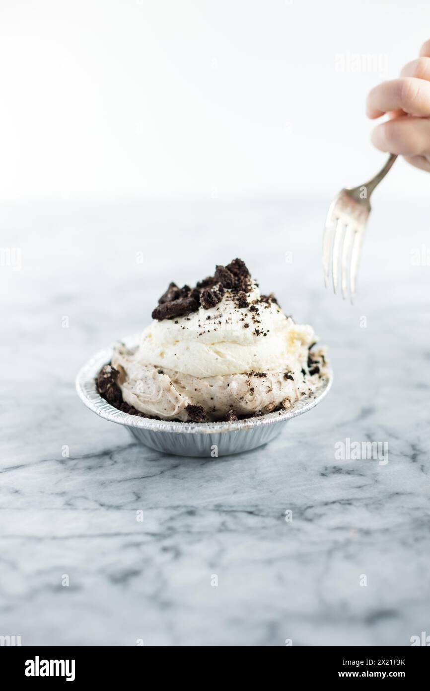 Cookies and cream pie with fluffy whipped cream Stock Photo - Alamy