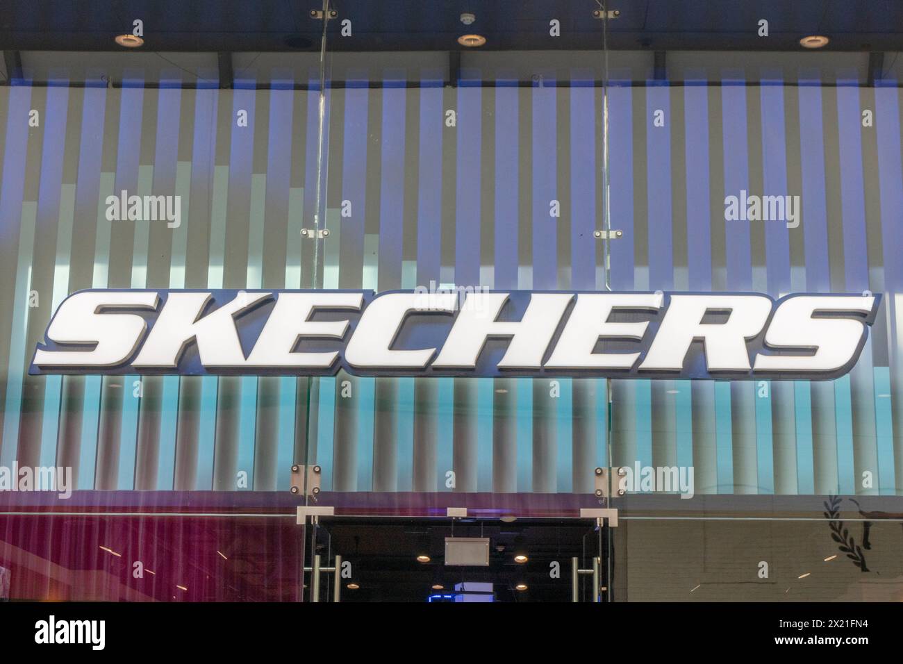 Skechers sign and shop Stock Photo - Alamy