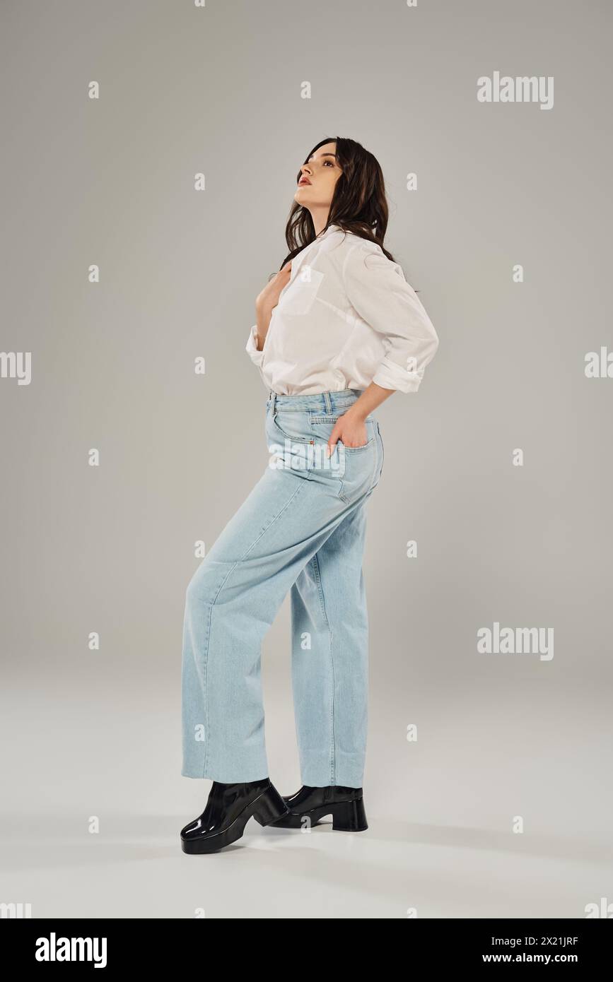 Plus size model jeans hi-res stock photography and images - Alamy