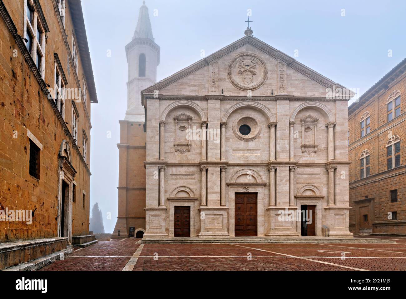Pienza duomo toscana hi-res stock photography and images - Alamy