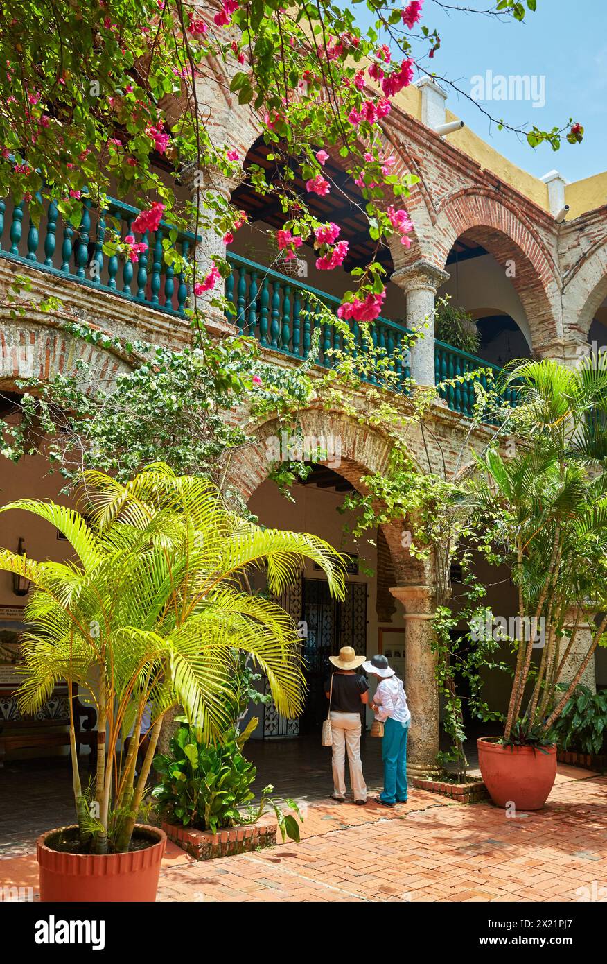 Monasterio de la santa cruz hi-res stock photography and images - Alamy