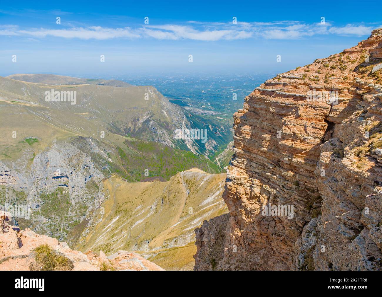 Monte Sibilla (Italy) - The landscape summit of Mount Sibilla, in ...