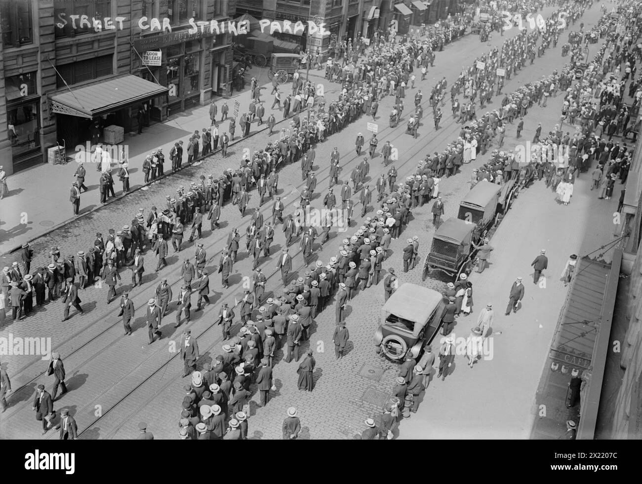 Street car strike parade, 1916. Shows the car strike parade that took ...