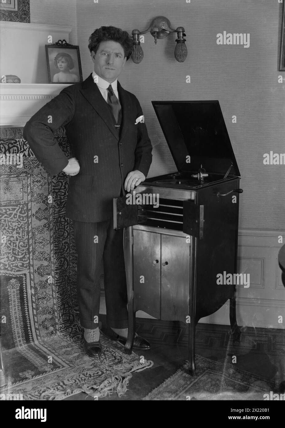 Martinelli, between c1915 and c1920. Shows Italian opera singer ...