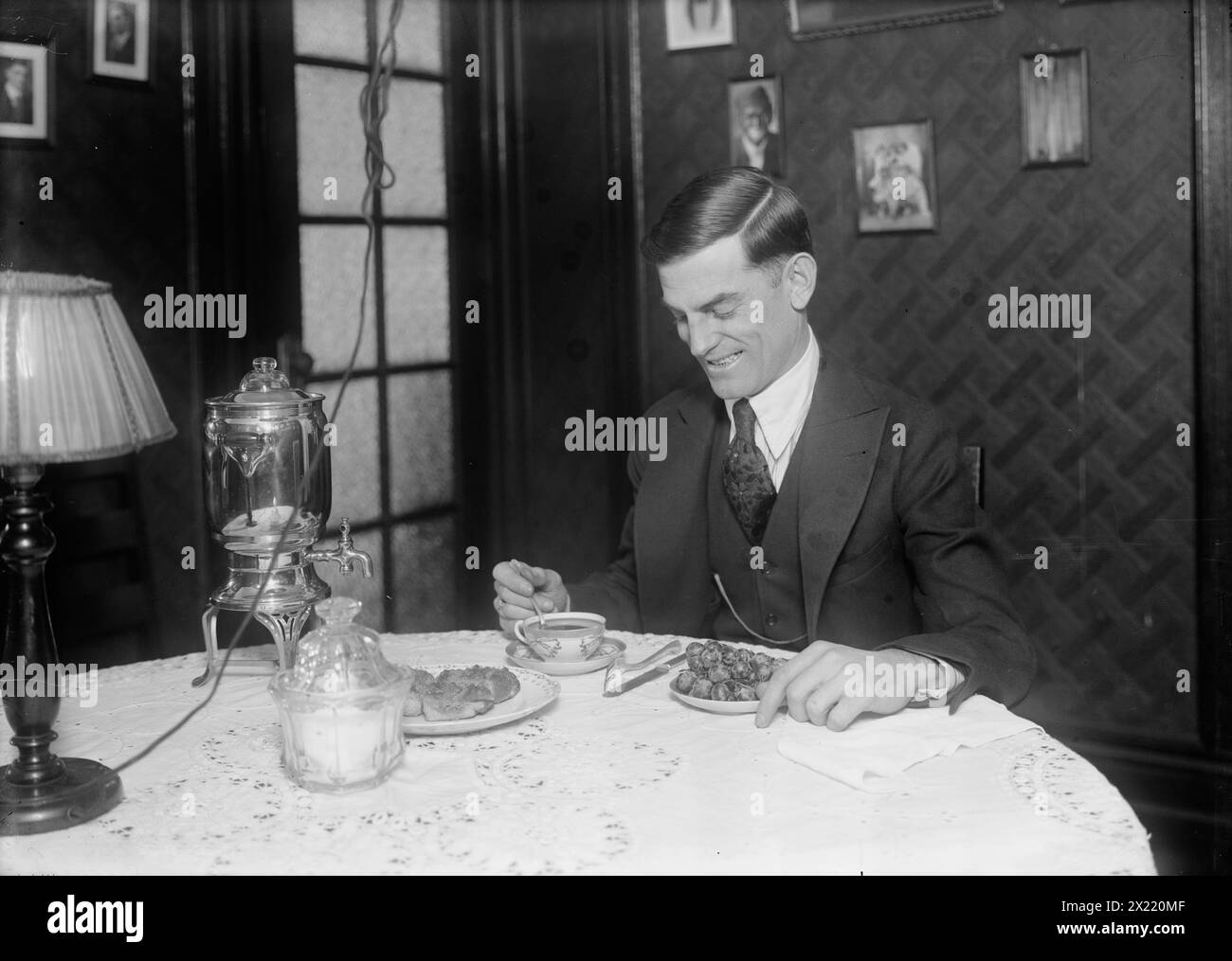 Vaudeville shows 1900s hi-res stock photography and images - Alamy