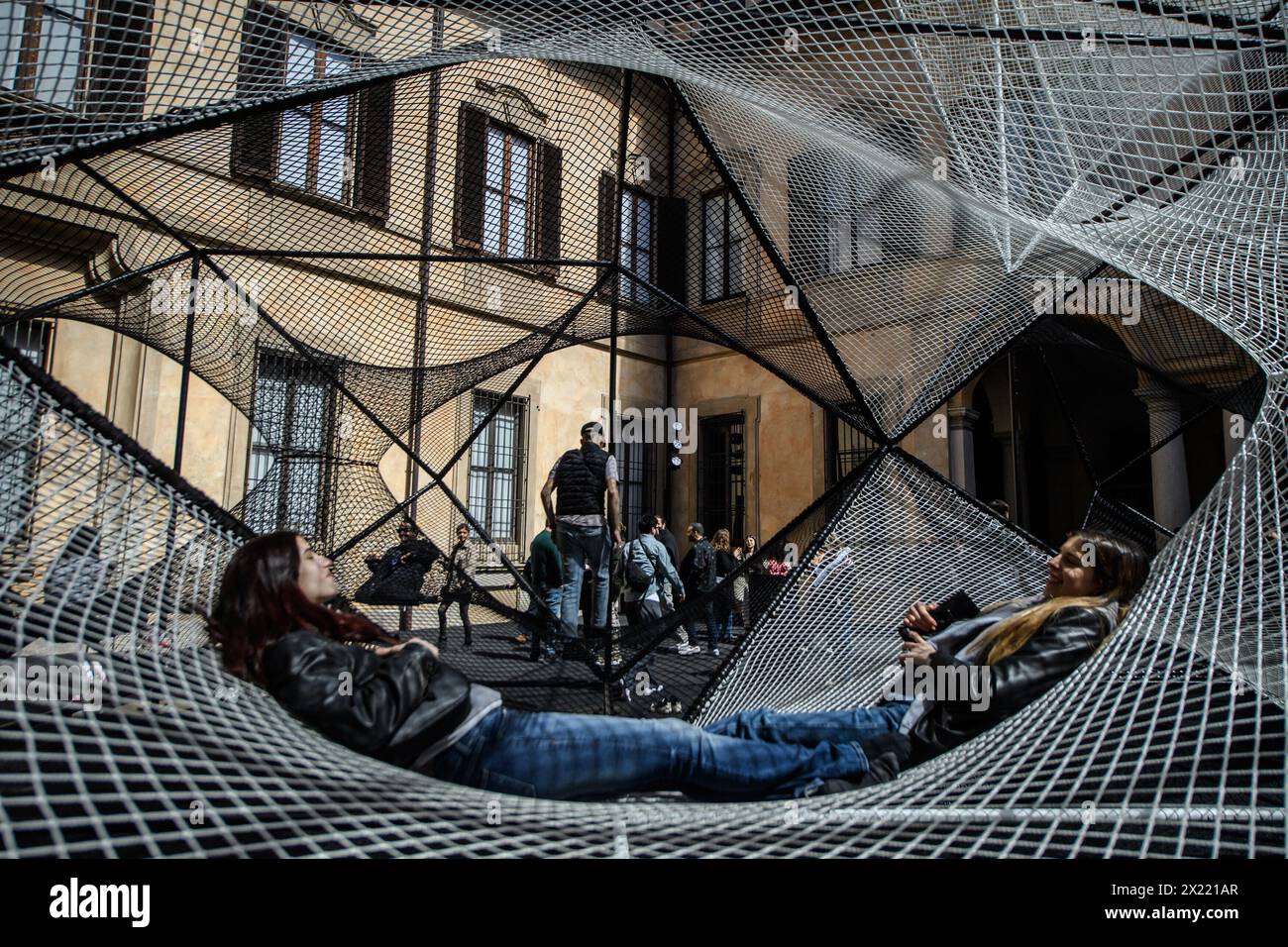 Installazione The art of Dreams di Porsche a Palazzo Clerici per il ...