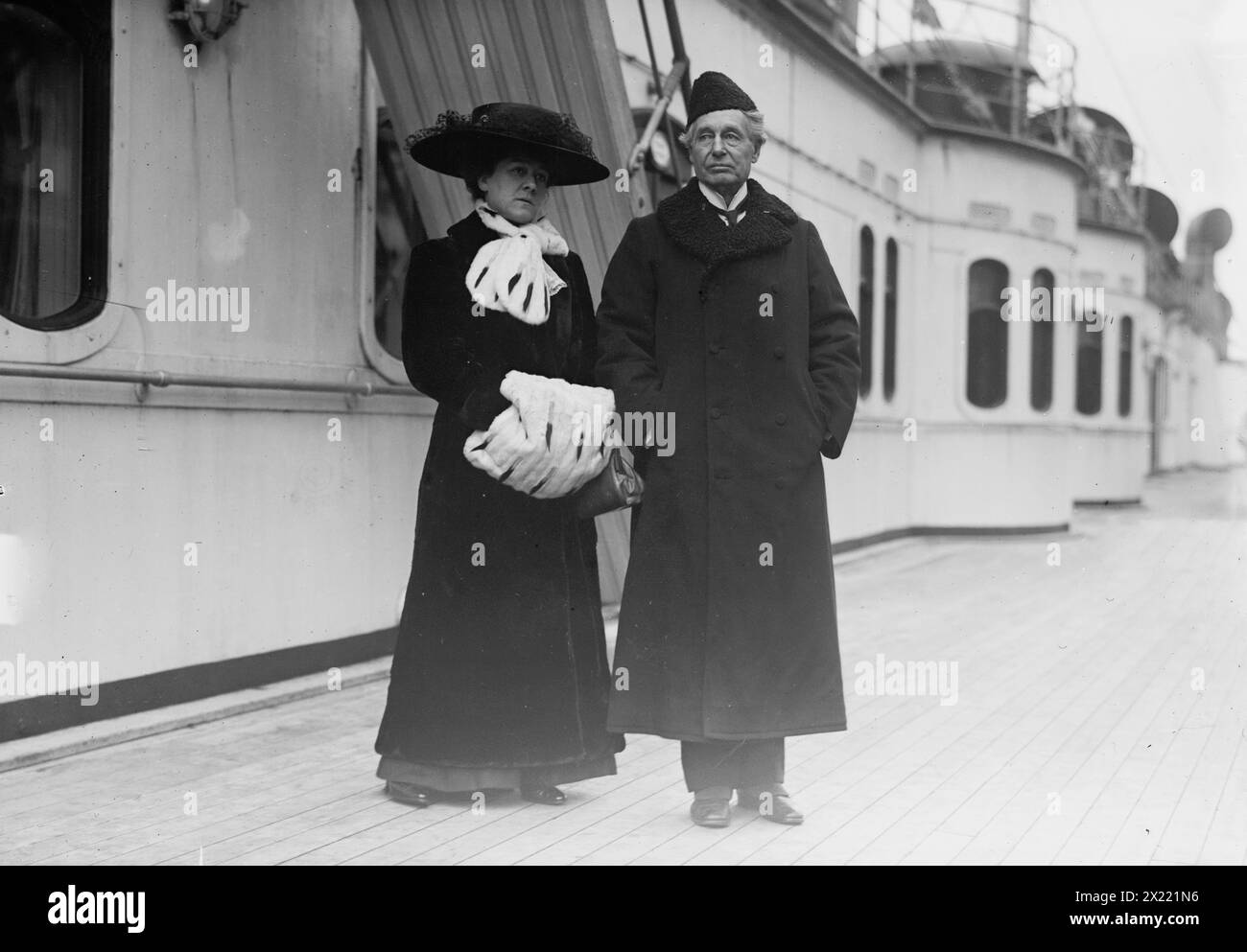 Mary Moore and Sir Chas. Wyndham on boat deck, 1916 Stock Photo - Alamy