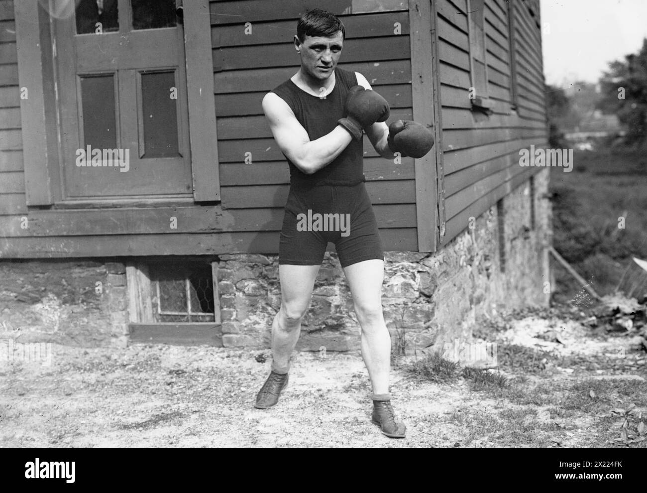 Warnes (Middleweight), between c1910 and c1915. Shows Rueben Charles ...