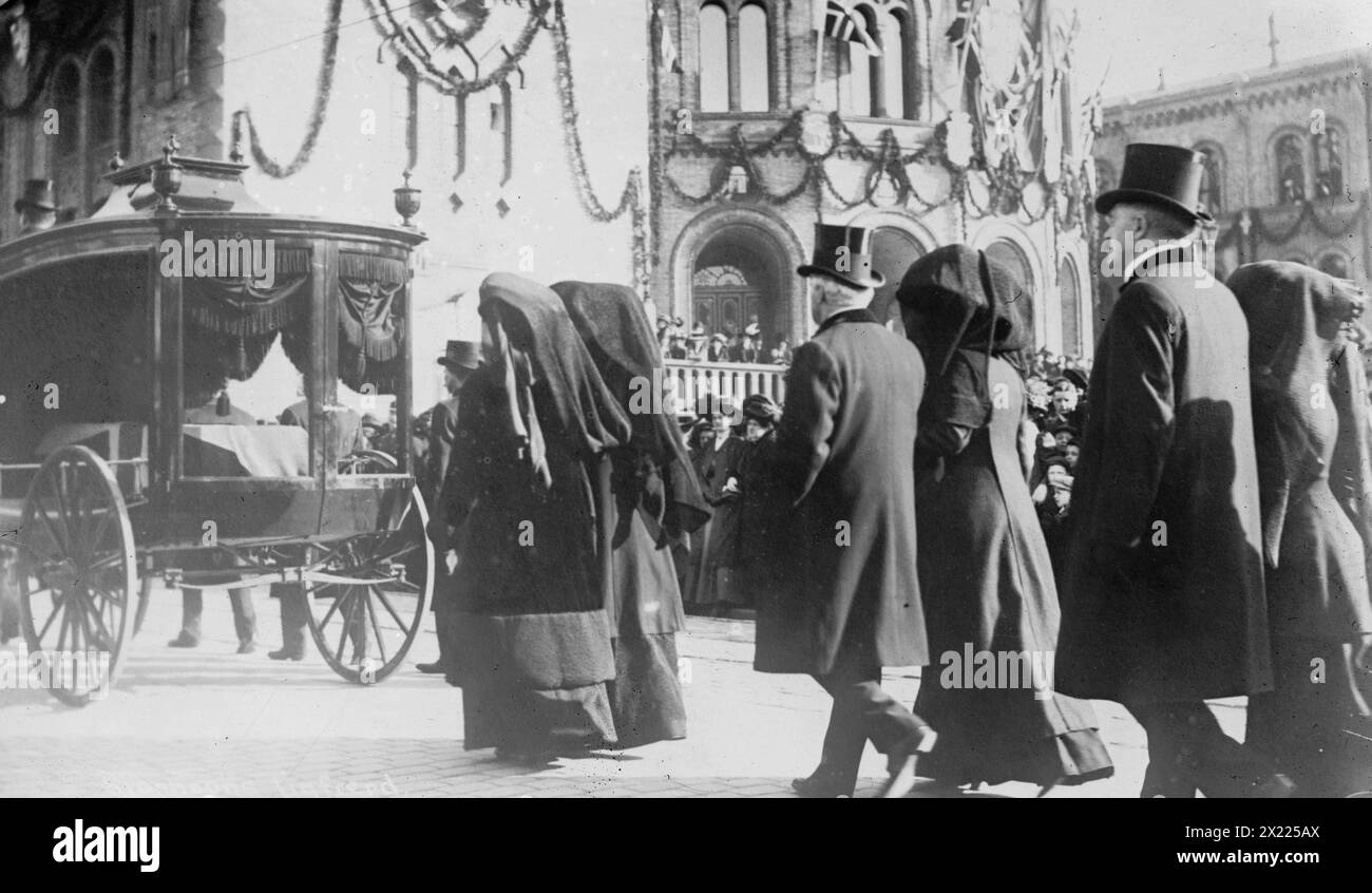 Bjornson family in funeral procession, 1910. The funeral of the ...