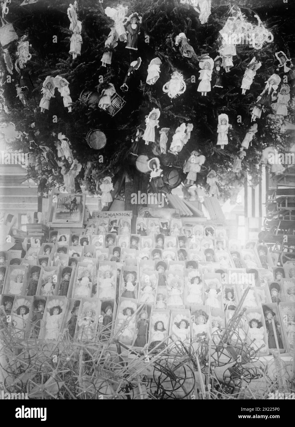 Christmas shopping concept presents Black and White Stock Photos ...