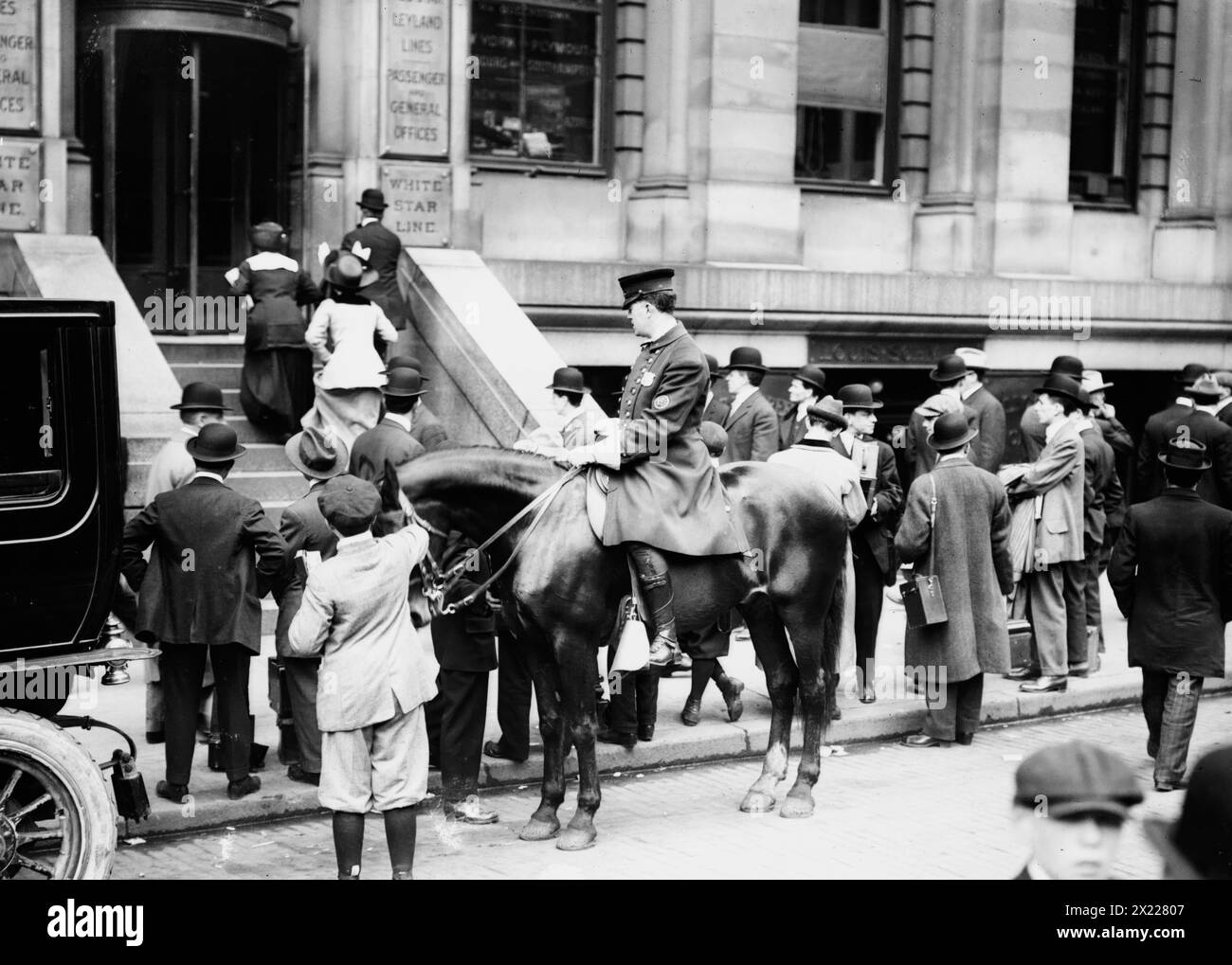 Crowd in front of White Star offices, 1912. Related to the disaster of ...