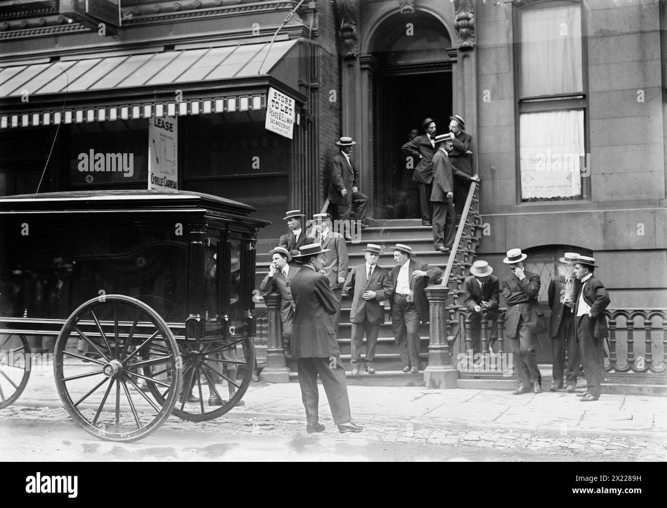 News funeral white Black and White Stock Photos & Images - Alamy