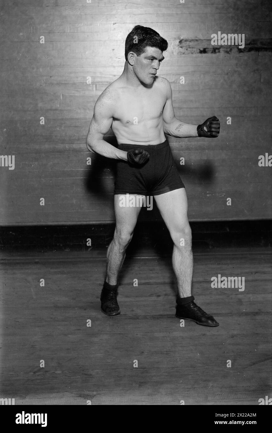 Mickey Devine, between c1910 and c1915. Shows boxer Mickey Devine Stock ...