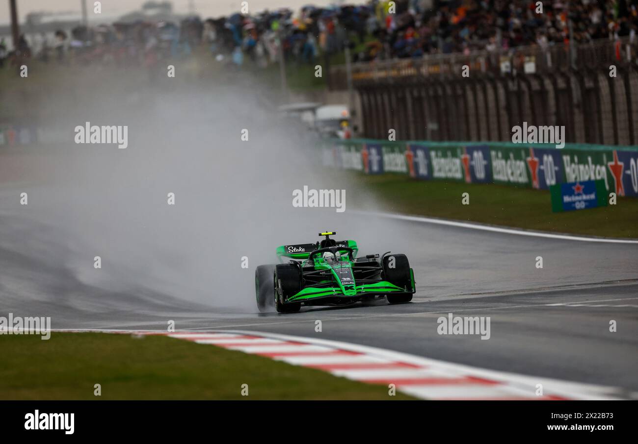 24 ZHOU Guanyu (chi), Stake F1 Team Kick Sauber C44, action during the Formula 1 Lenovo Chinese ...