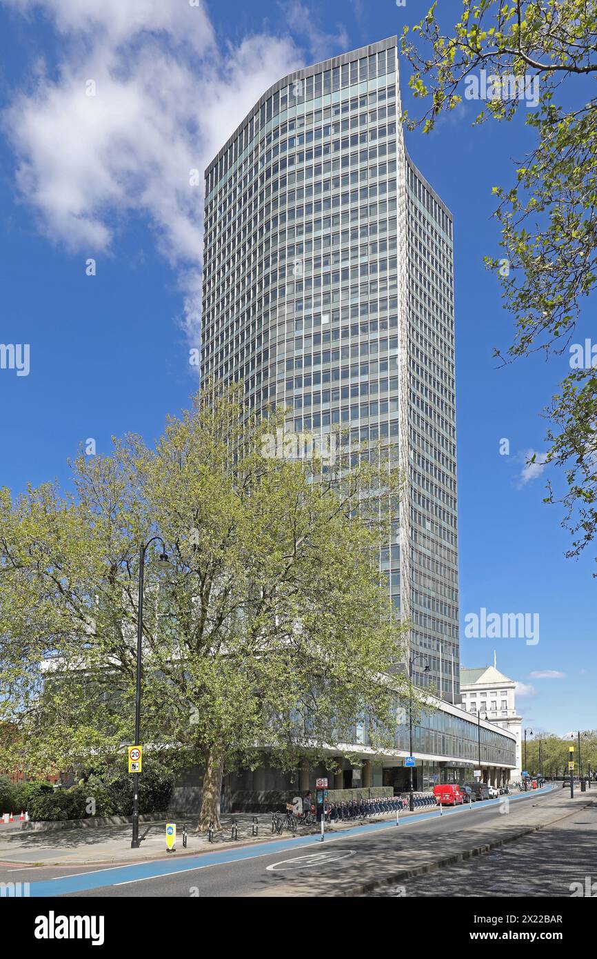 Millbank Tower, the famous 119m tall office tower on the north bank of ...