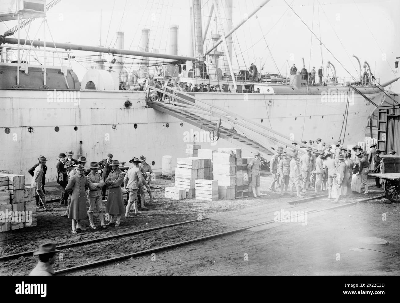 Loading MEADE - League Isl'd., 1913. Shows U.S. Army transport ship ...