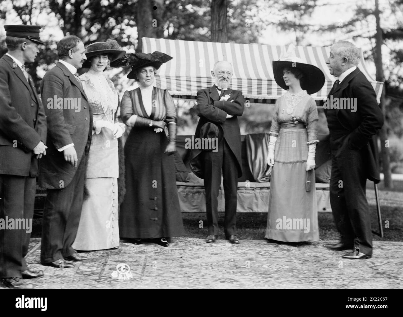Mrs. B. Cochran [i.e., Cockran], Mrs. Oscar Straus, Oscar Straus, Mrs ...