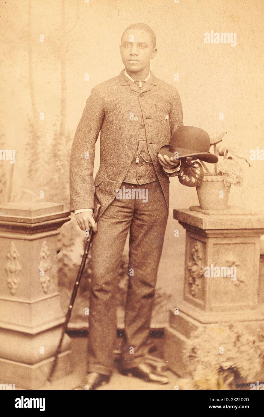 American man vintage full figure hi-res stock photography and images ...