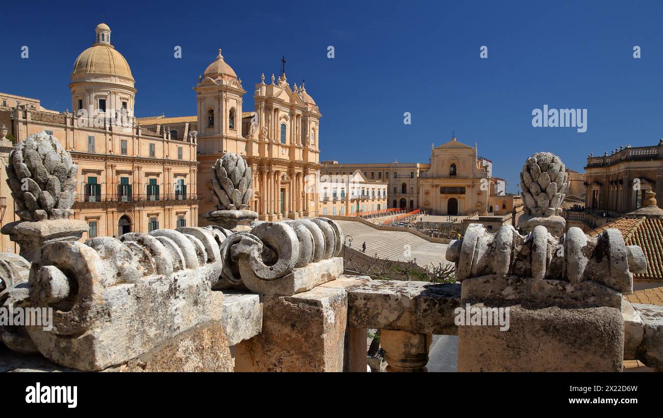 Piazza del Duomo (Duomo Square) in Noto, Syracuse, Sicily, Italy, with ...