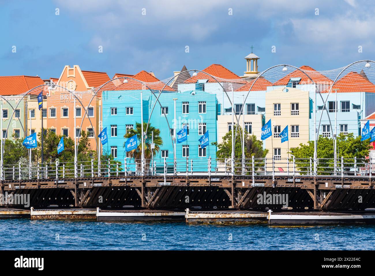 Queen Emmabrug, floating bridge, harbor, old town, Willemstad, Curacao ...