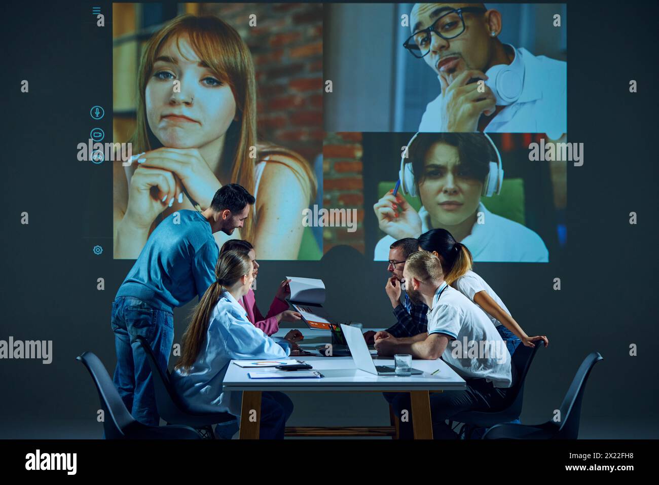 Online collaboration tools hi-res stock photography and images - Alamy