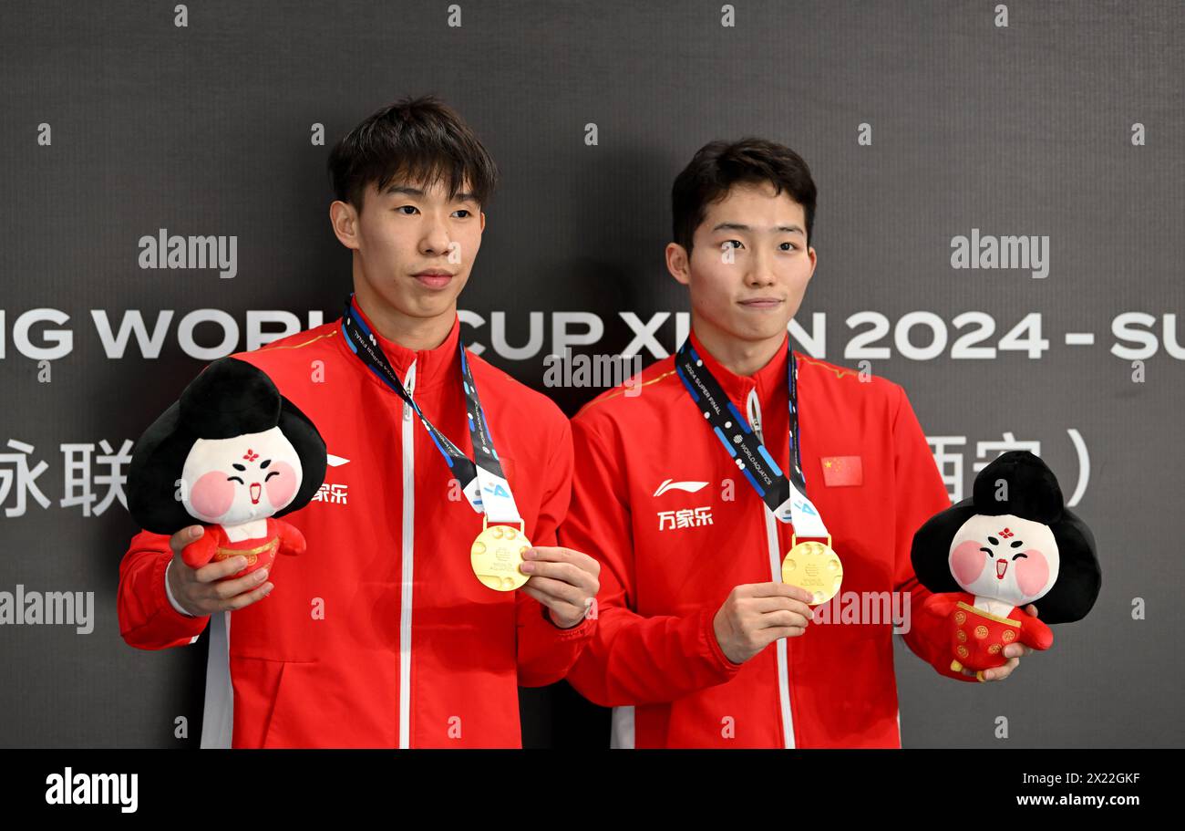 Xi'an, China's Shaanxi Province. 19th Apr, 2024. Gold medalists Long ...