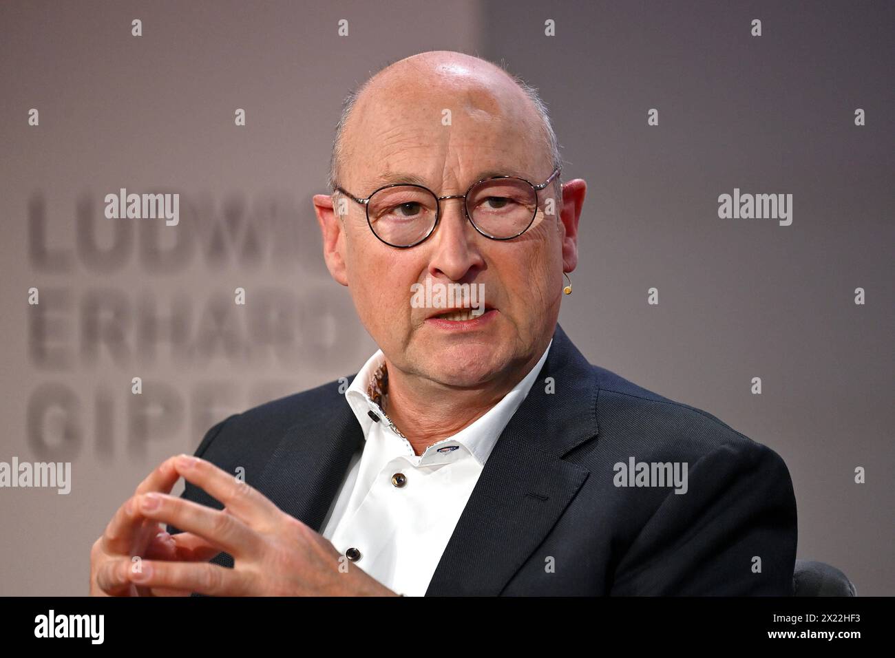 Rolf Buch, Vorsitzender des Vorstands der Vonovia SE, Einzelbild,angeschnittenes Einzelmotiv ...