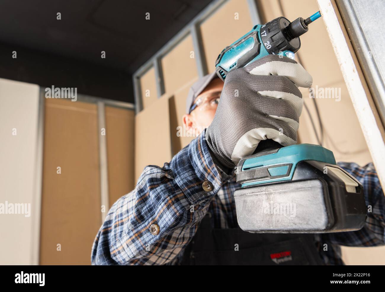 Drywall finishing hi-res stock photography and images - Alamy