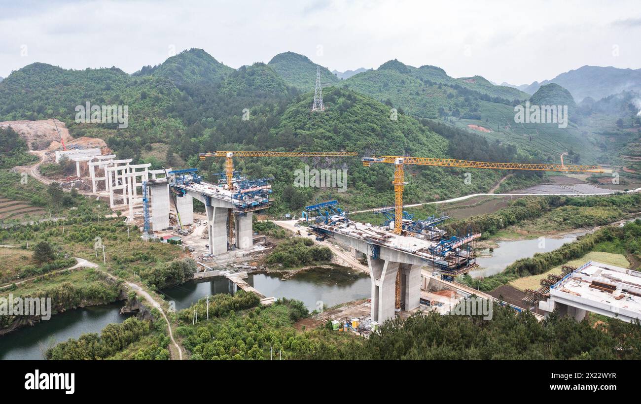 (240419) -- PINGTANG, April 19, 2024 (Xinhua) -- An aerial drone photo ...