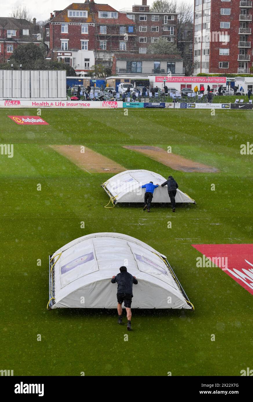 Uk cricket ground rain hi-res stock photography and images - Alamy