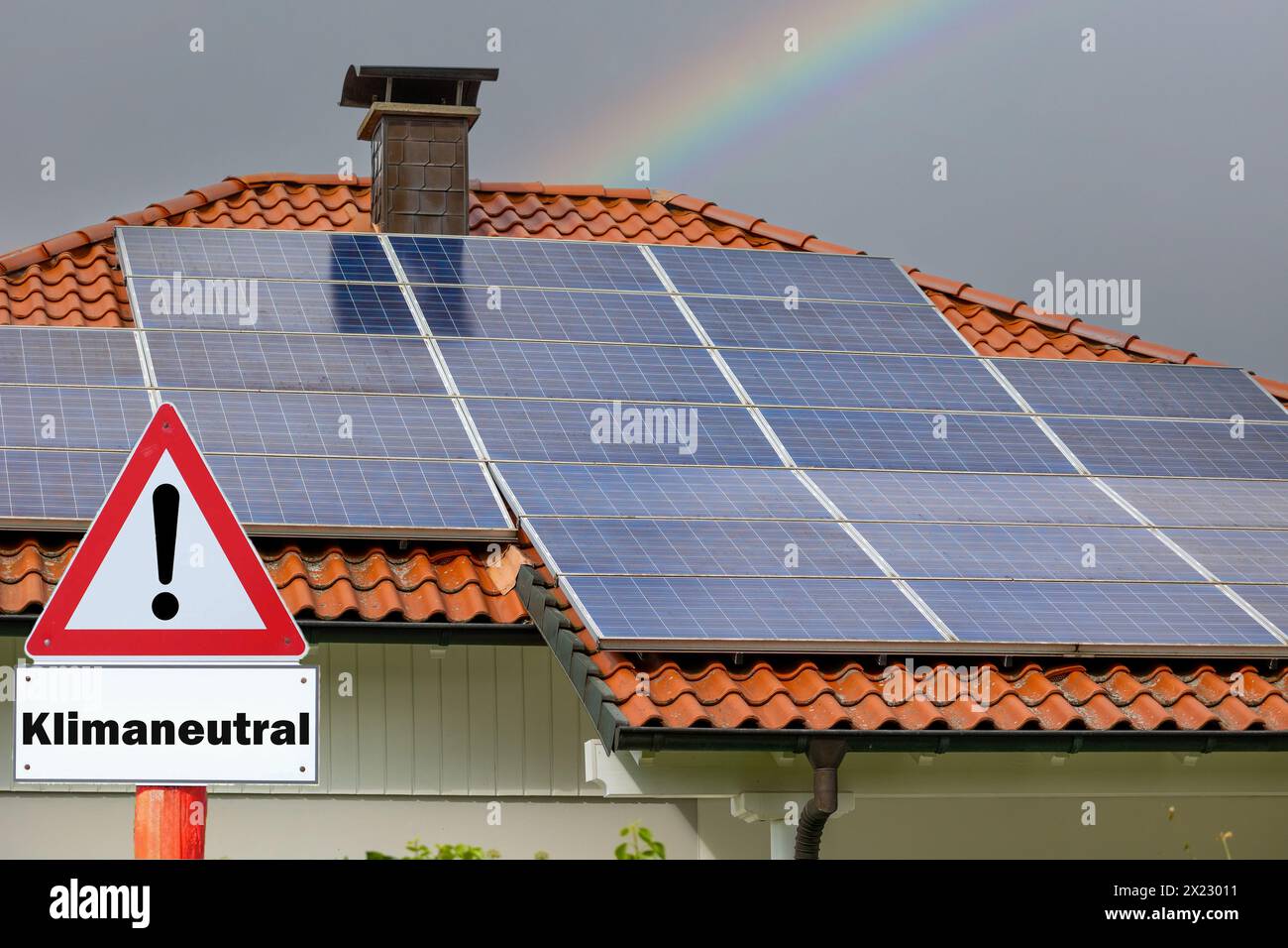 A photovoltaic solar power plant in Sauerland with the sign "climate ...