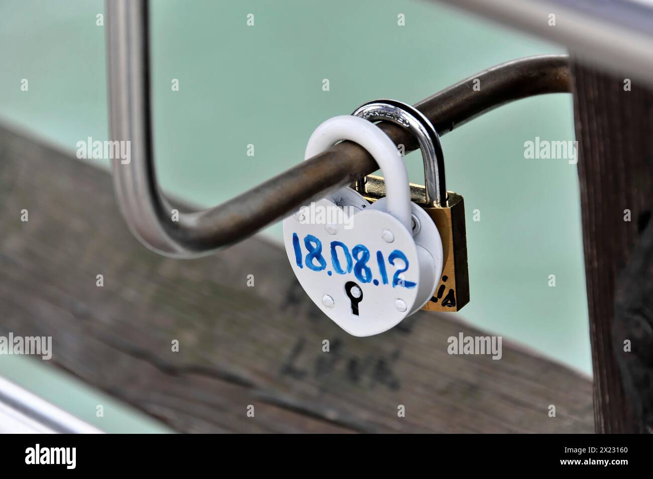 Love locks, Ponte dell Akademica, Grand Canal, A love lock with a date ...