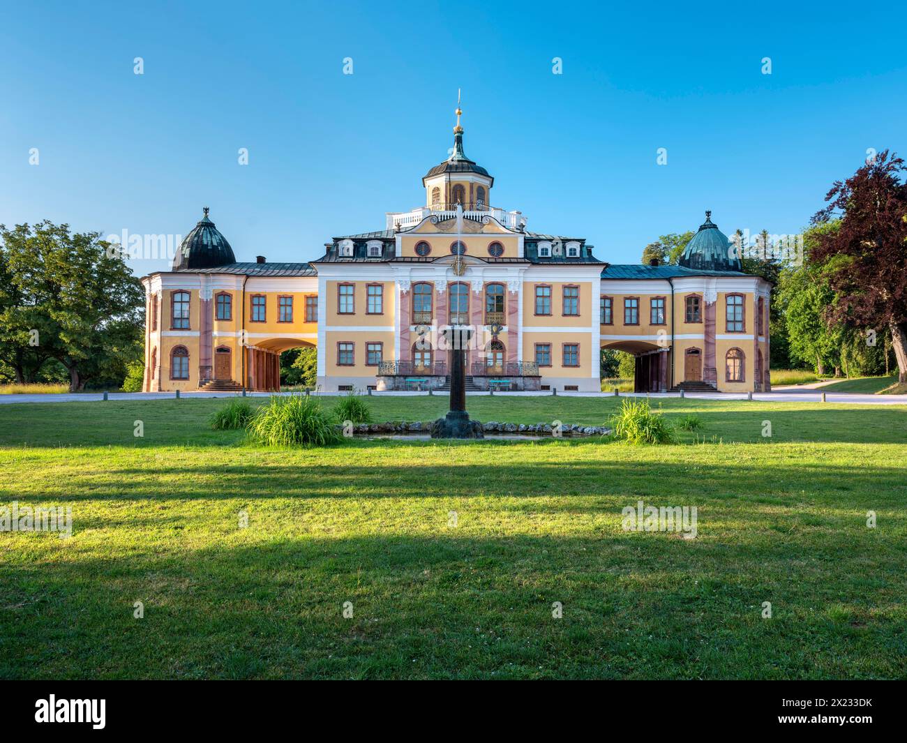 Belvedere Palace with fountain, Classical Weimar UNESCO World Heritage ...