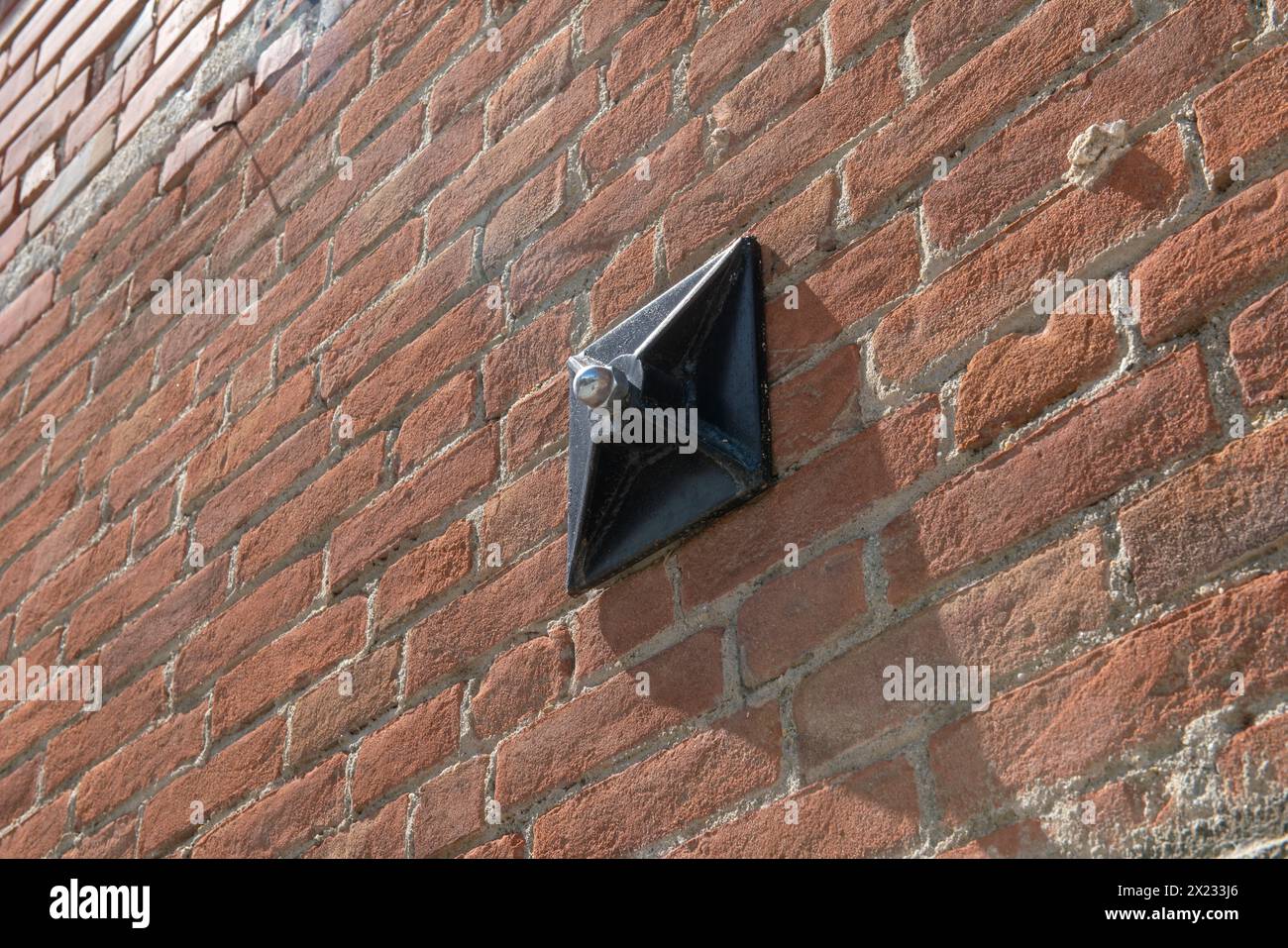 Exposed brick construction hi-res stock photography and images - Alamy