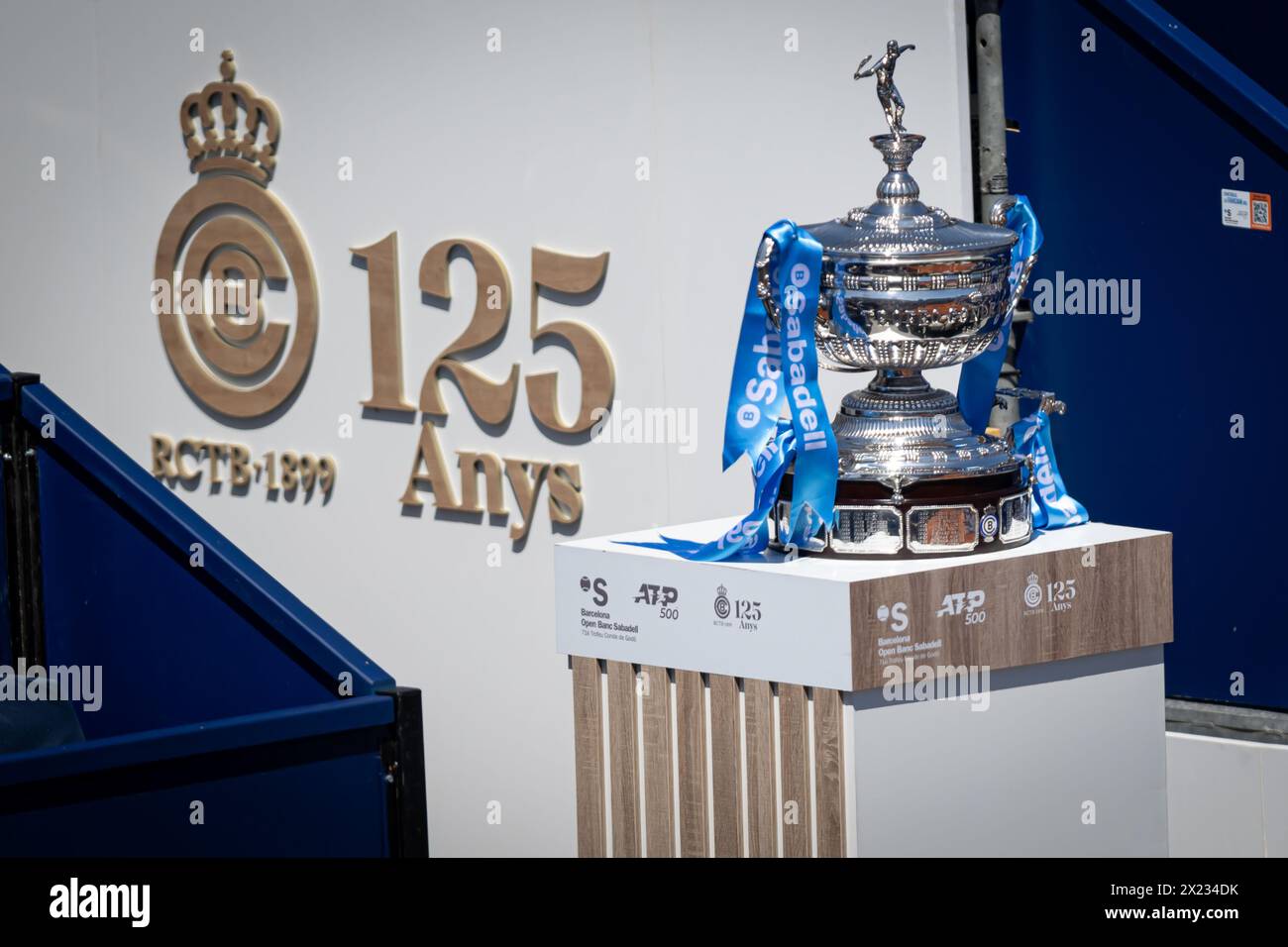 Cameron norrie trophy hi-res stock photography and images - Alamy
