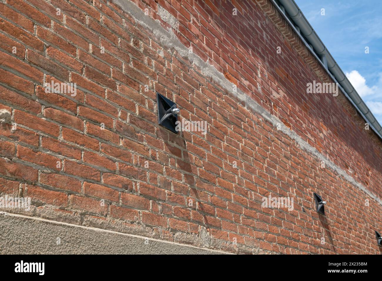 Anti earthquake building hi-res stock photography and images - Alamy