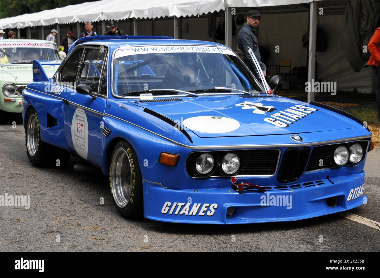 Blue bmw hi-res stock photography and images - Alamy