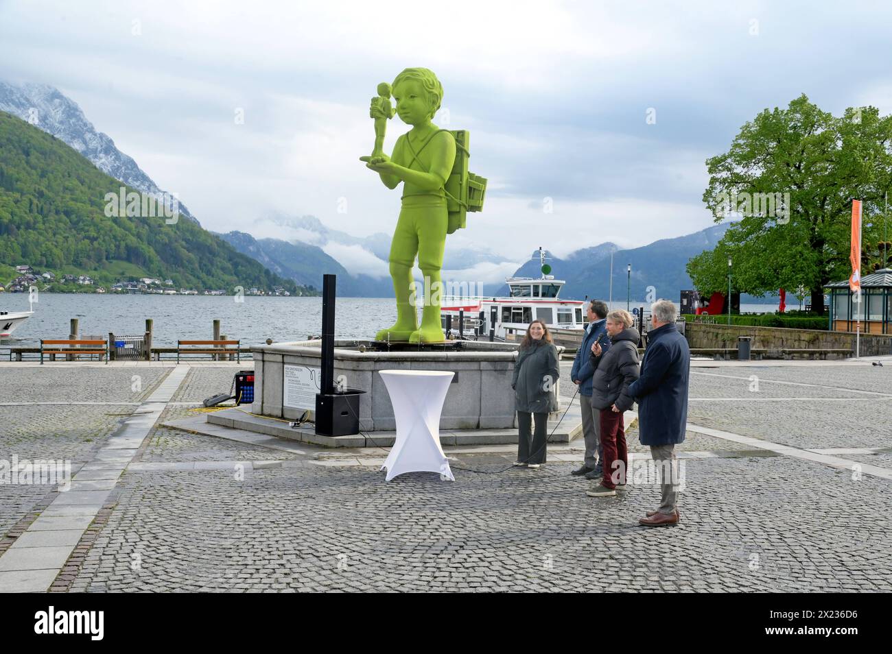 Einweihung des Kunstwerkes La Communication aus der Kunstserie Moss ...