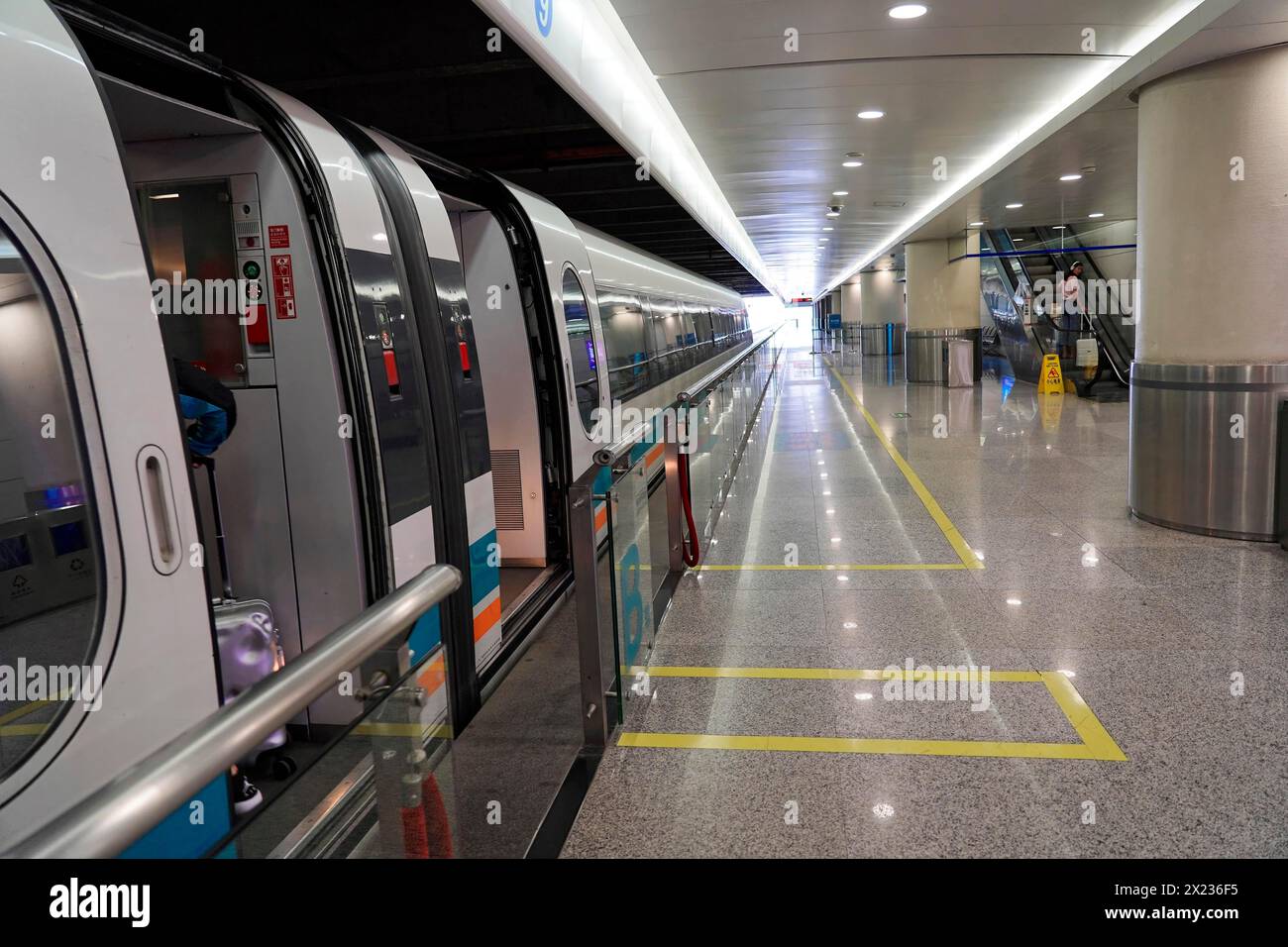 Shanghai Transrapid Maglev Shanghai Maglev Train Station Station ...