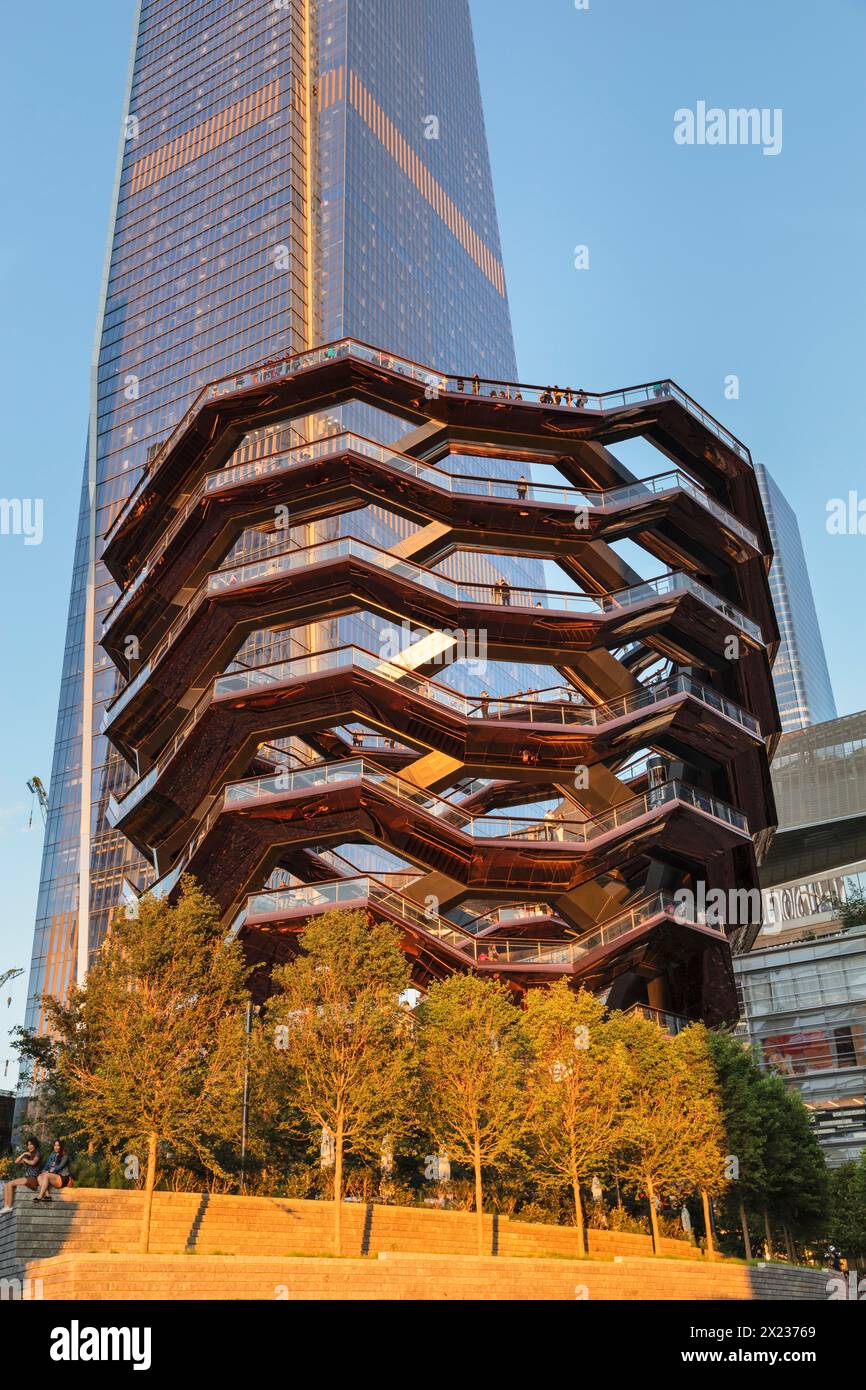 The Vessel, walk-in artwork by British designer Thomas Heatherwick ...