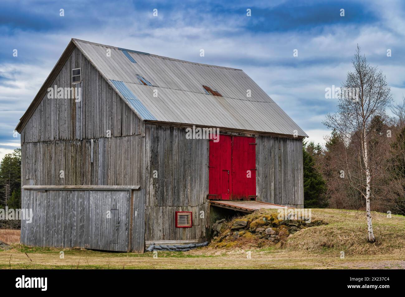 Barns with ramps hi-res stock photography and images - Alamy