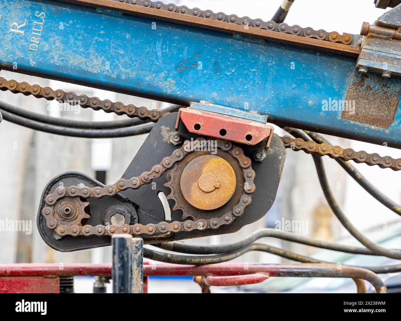 detail of gears and chains on a machine Stock Photo - Alamy