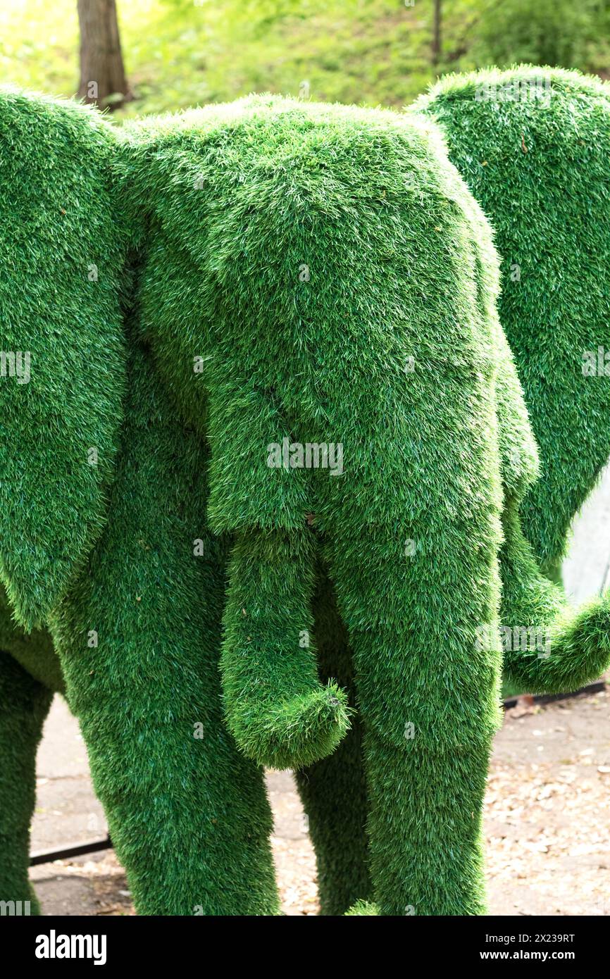elephant created from bushes at green animals. garden statues ...