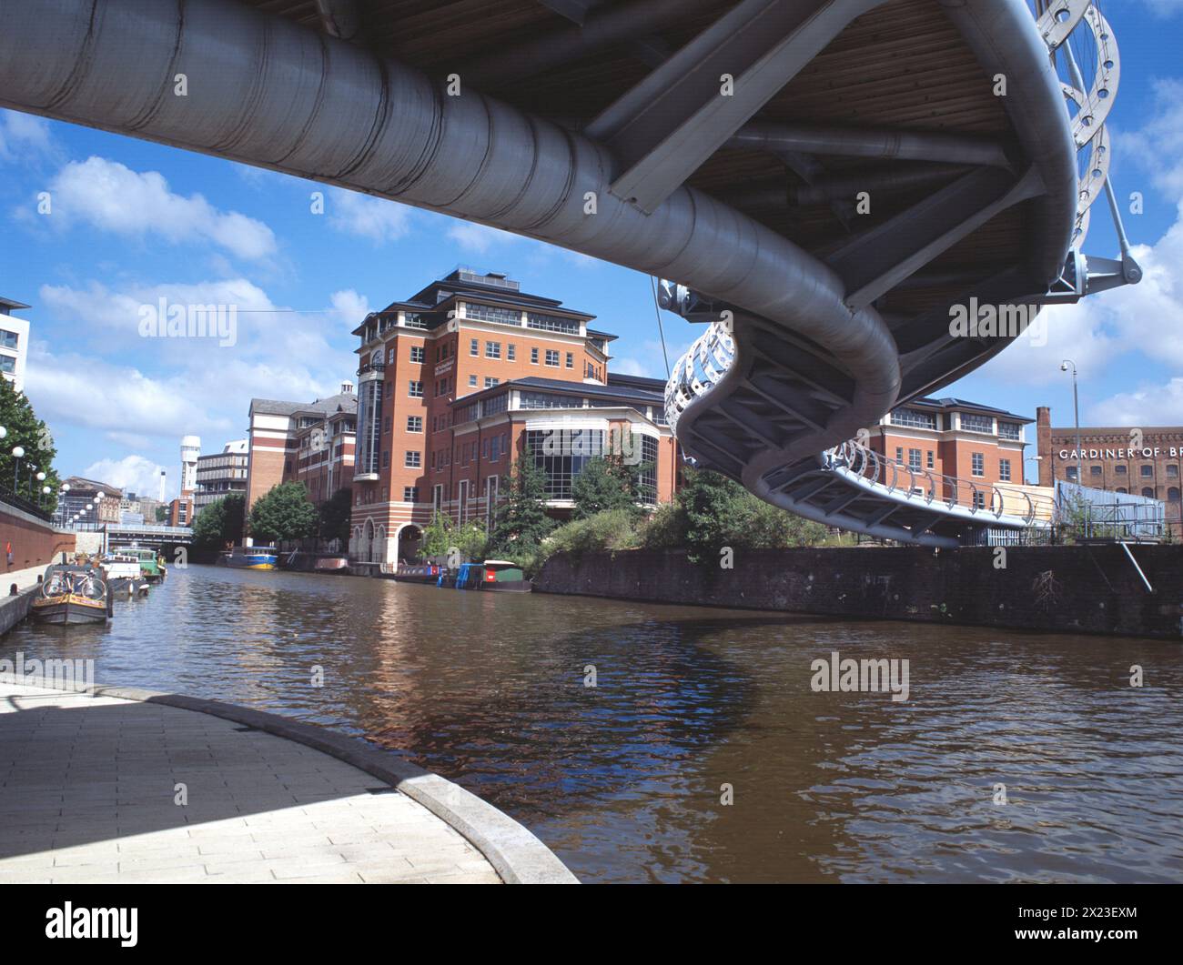 S-shaped Valentine Bridge, Temple Meads, Bristol, England, UK Stock ...