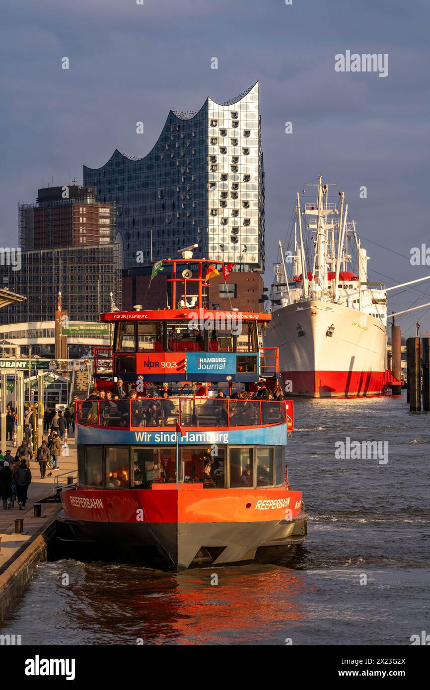 Port of Hamburg, St. Pauli Landungsbrücken, HADAG harbor ferries ...
