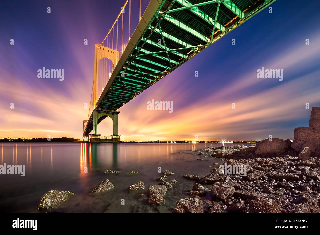 Whitestone bridge hi-res stock photography and images - Alamy