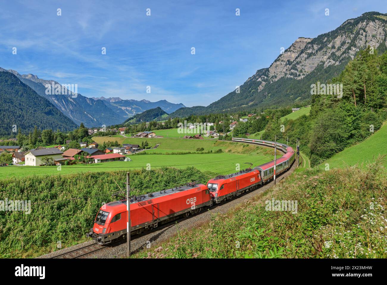 Train travels over a long curve, Brazer Bogen, Braz, Vorarlberg ...