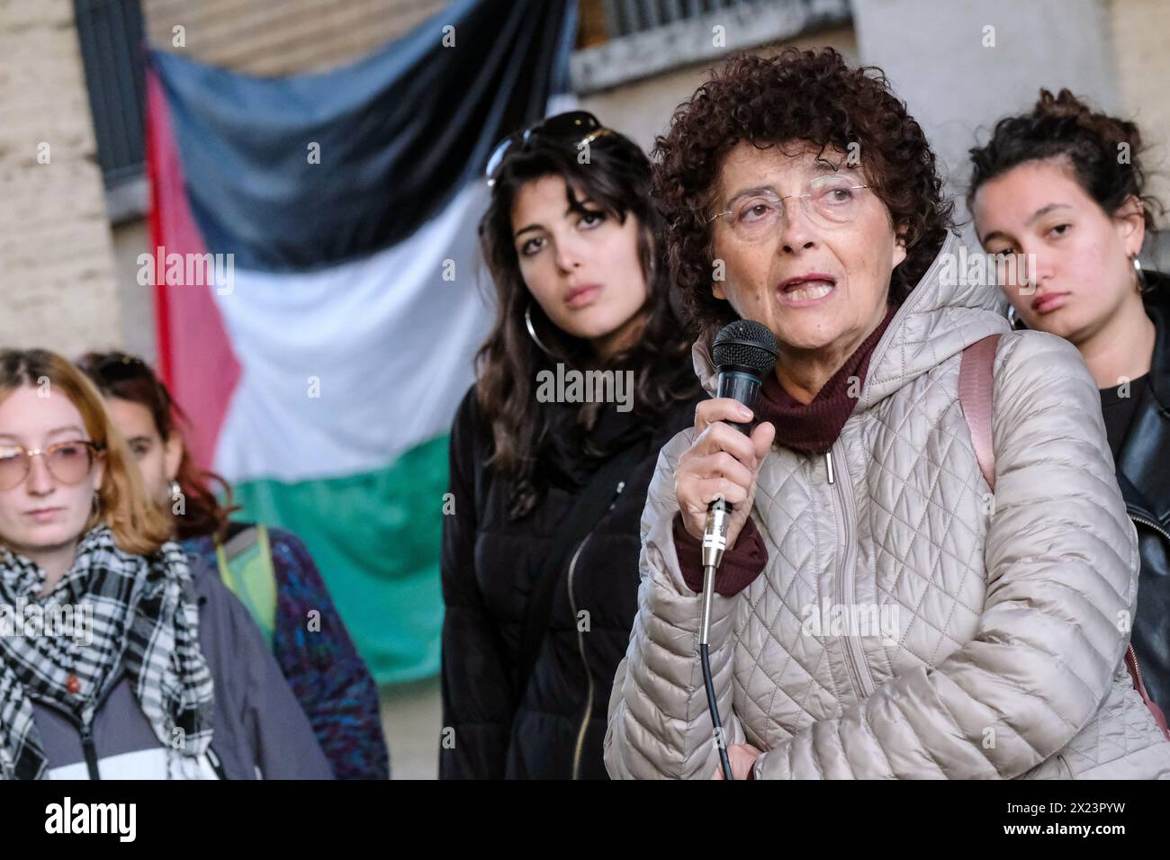 La Professoressa Laura Guazzone del Comitato docenti per la Palestina ...